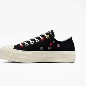Converse | Shoes | Converse Chuck Taylor All Star Lift Platform Floral ...
